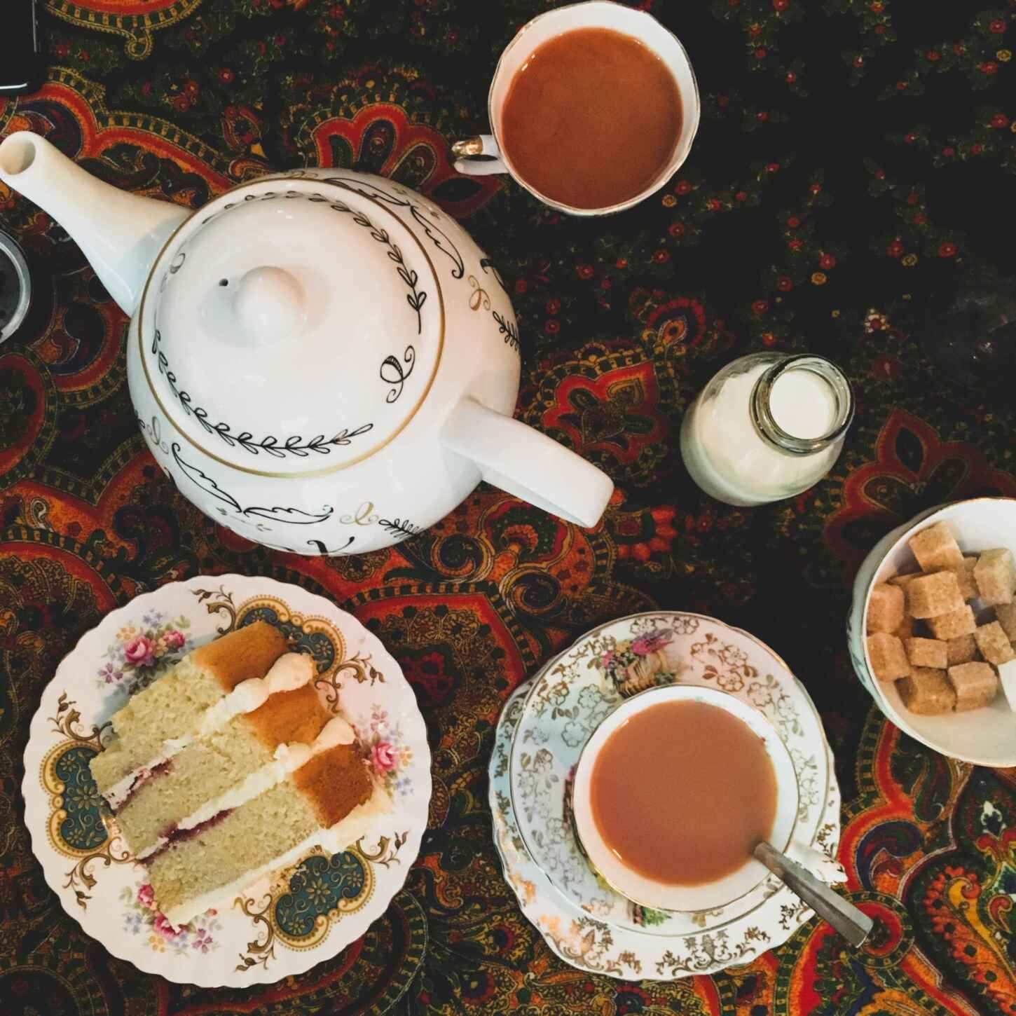 Down The Rabbit Hole at Alice in Wonderland themed tea rooms - BEFFSHUFF