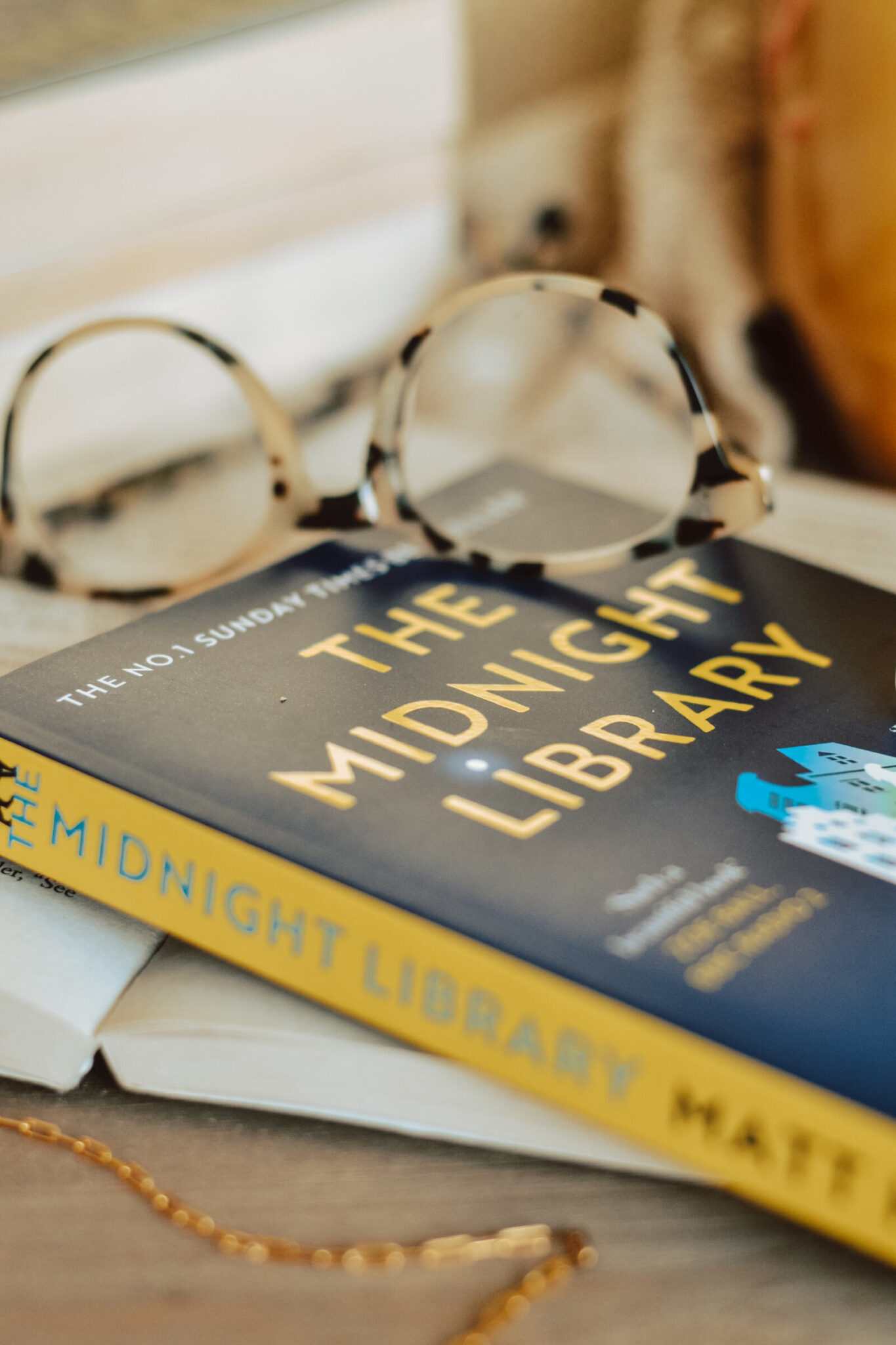 The Midnight Library by Matt Haig - book review - BEFFSHUFF
