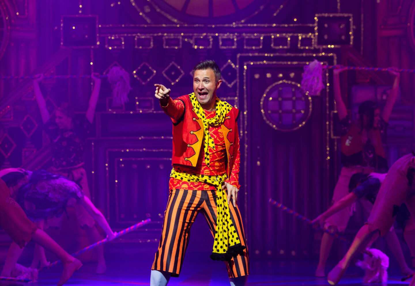 "Ayup, me ducks" - The Pantomime Adventures of Peter Pan at The Regent ...